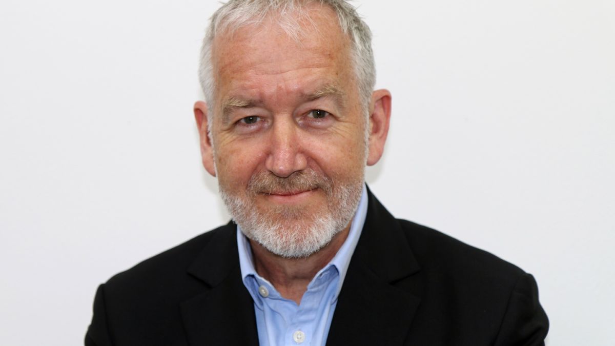 The Brit who changed Bauer - Flashes & Flames