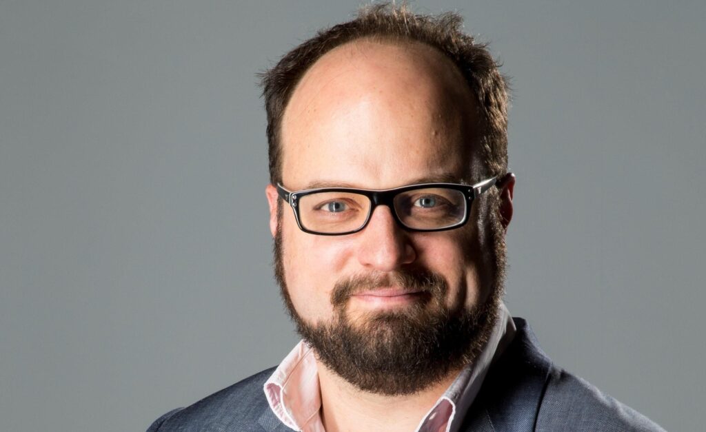 How I do it: James Hewes, FIPP - Flashes & Flames